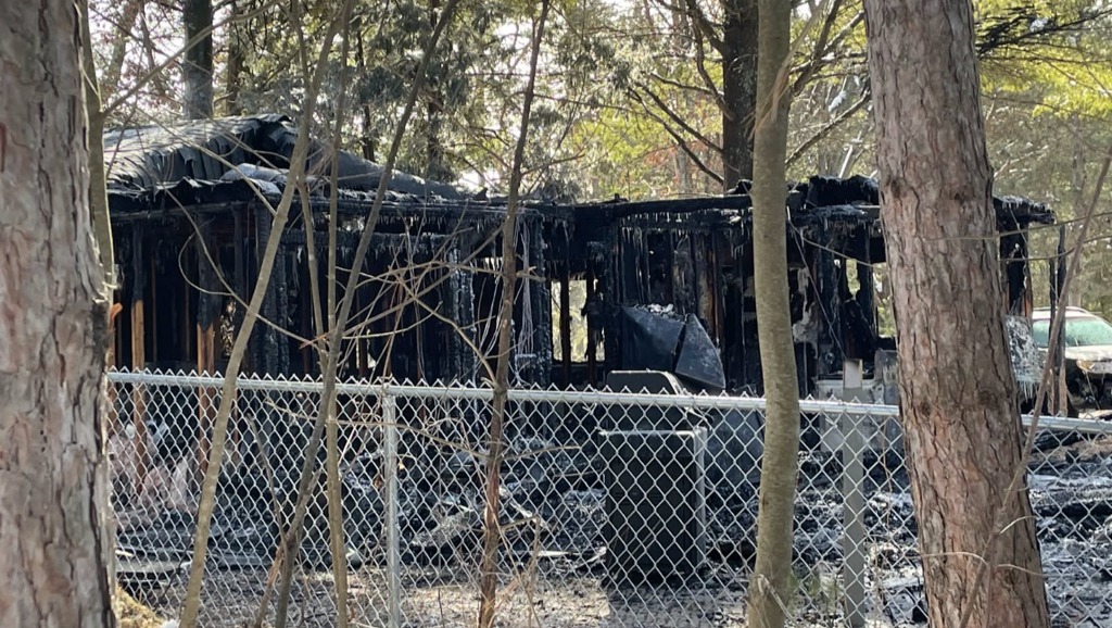 Fundraiser by Elliot Faber : Aid for Elliot's Mom After House Fire