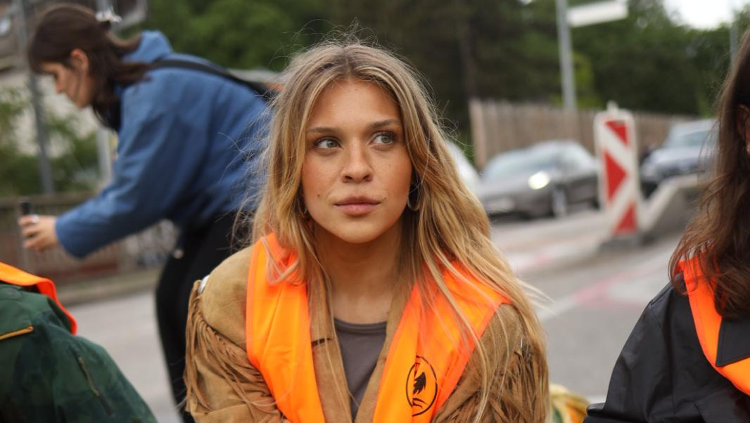Fundraiser by Afra Porsche : Recht auf Protest: Bleiberecht für Anja!