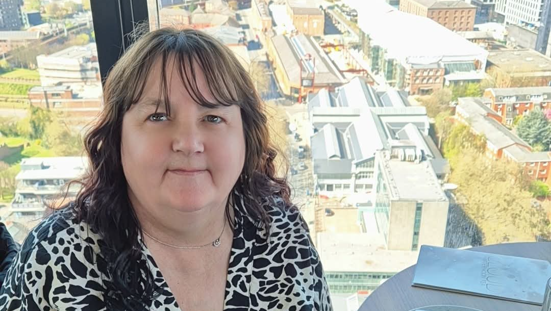 Fundraiser by Gully Rigby : Let's give Deb Holt the christmas she deserves!