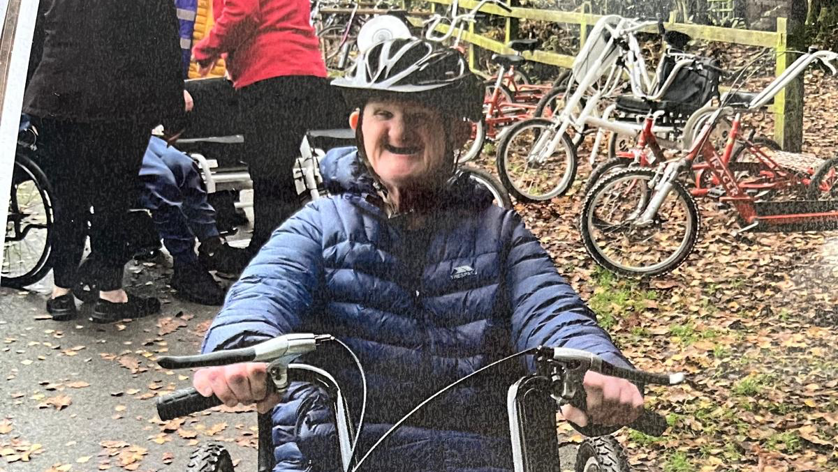 Fundraiser for Simon Heaton Amenity Account by Peter Martin : Ians ...