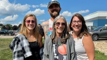 Fundraiser by Hallie Diveley : Support Mom's Fight Against Cancer