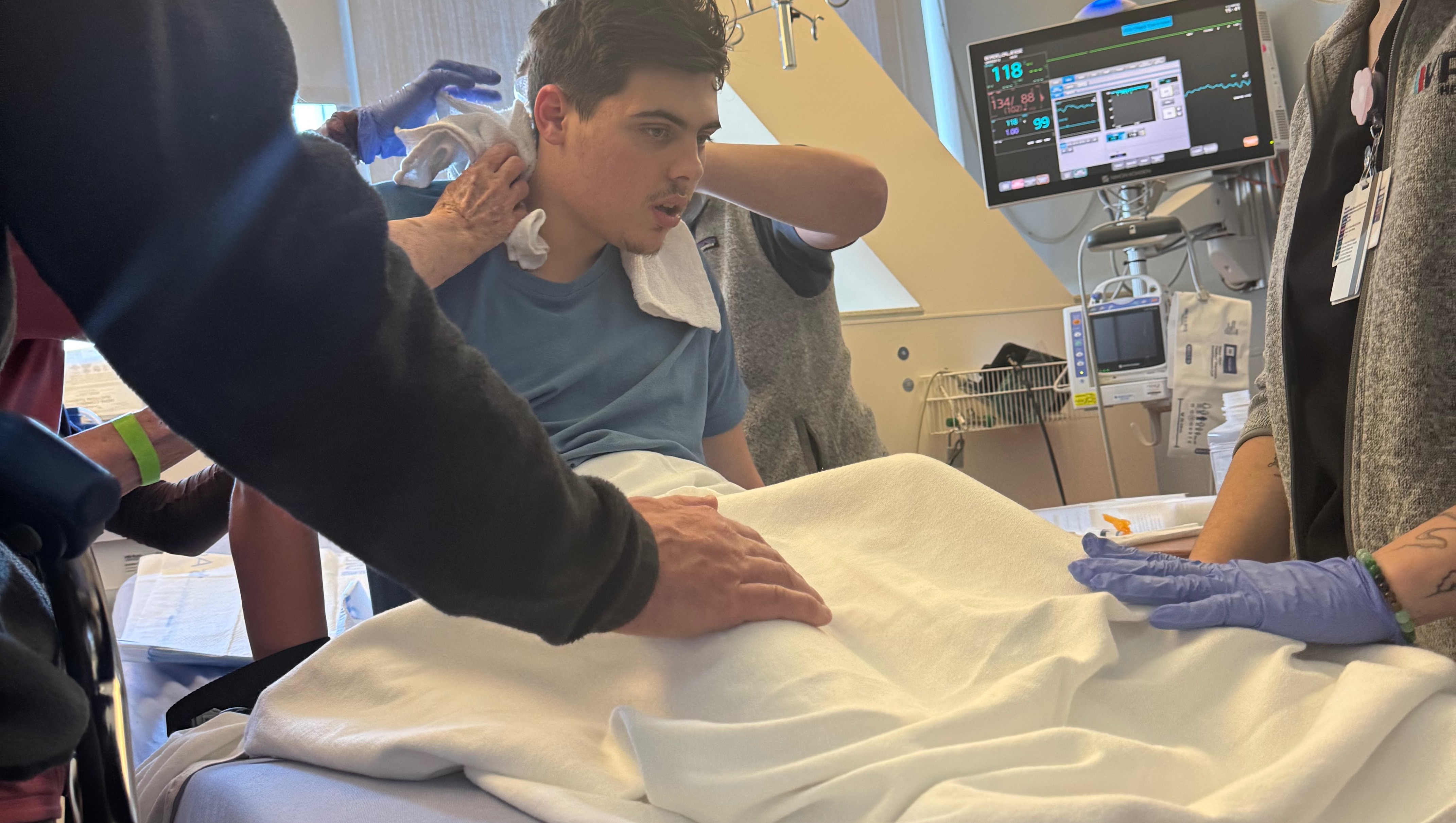 Fundraiser for Christina Bordelon by Sophie Bordelon : Support Jesse's Journey to get back home.