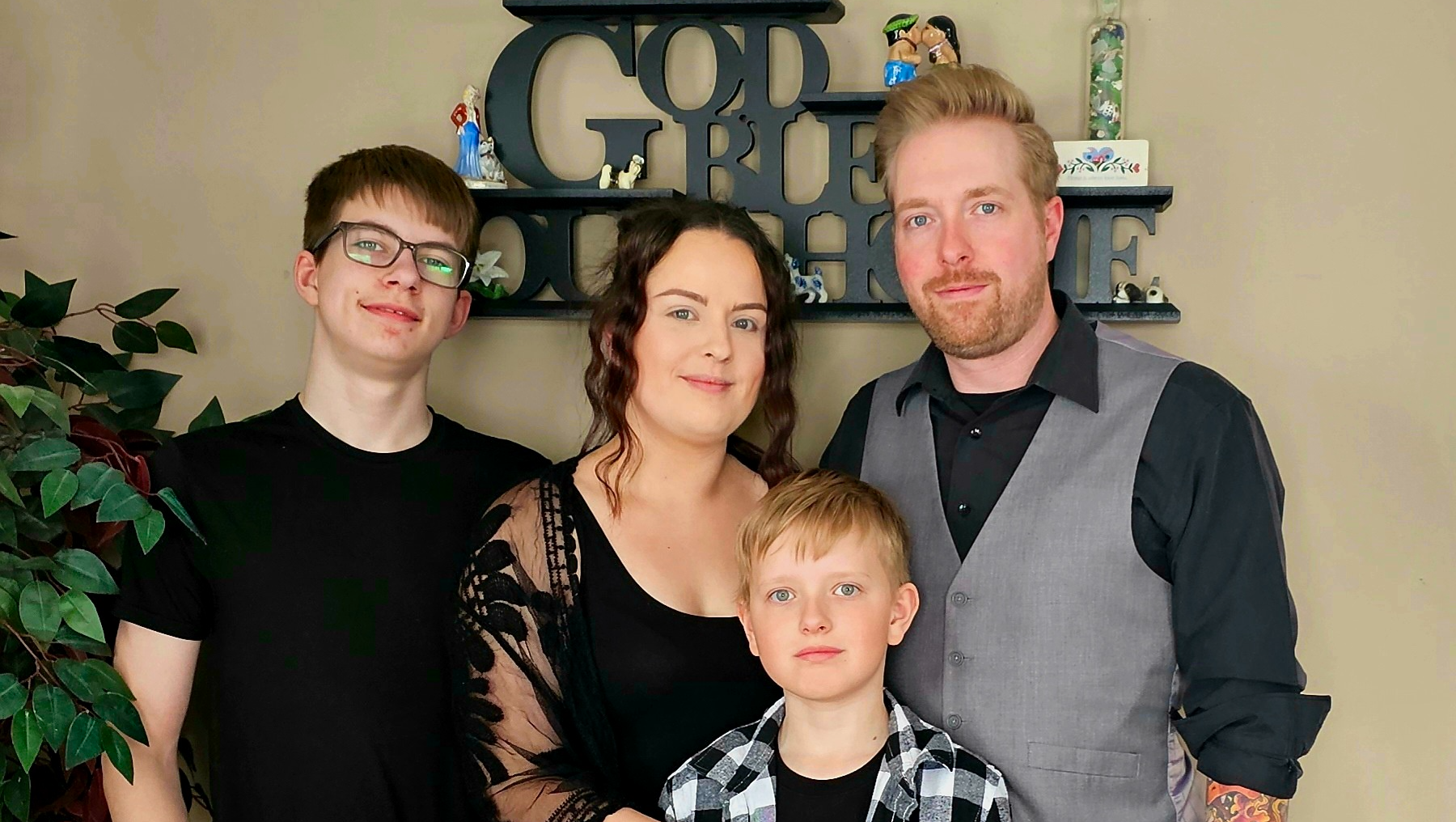 Fundraiser by Russell Treadwell : The Treadwell Family in a time of ...