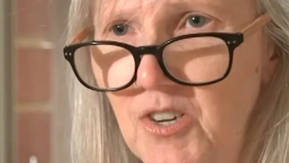 Fundraiser for Gayle Dean by Britta Nielsen : Give Gayle Dean a hand