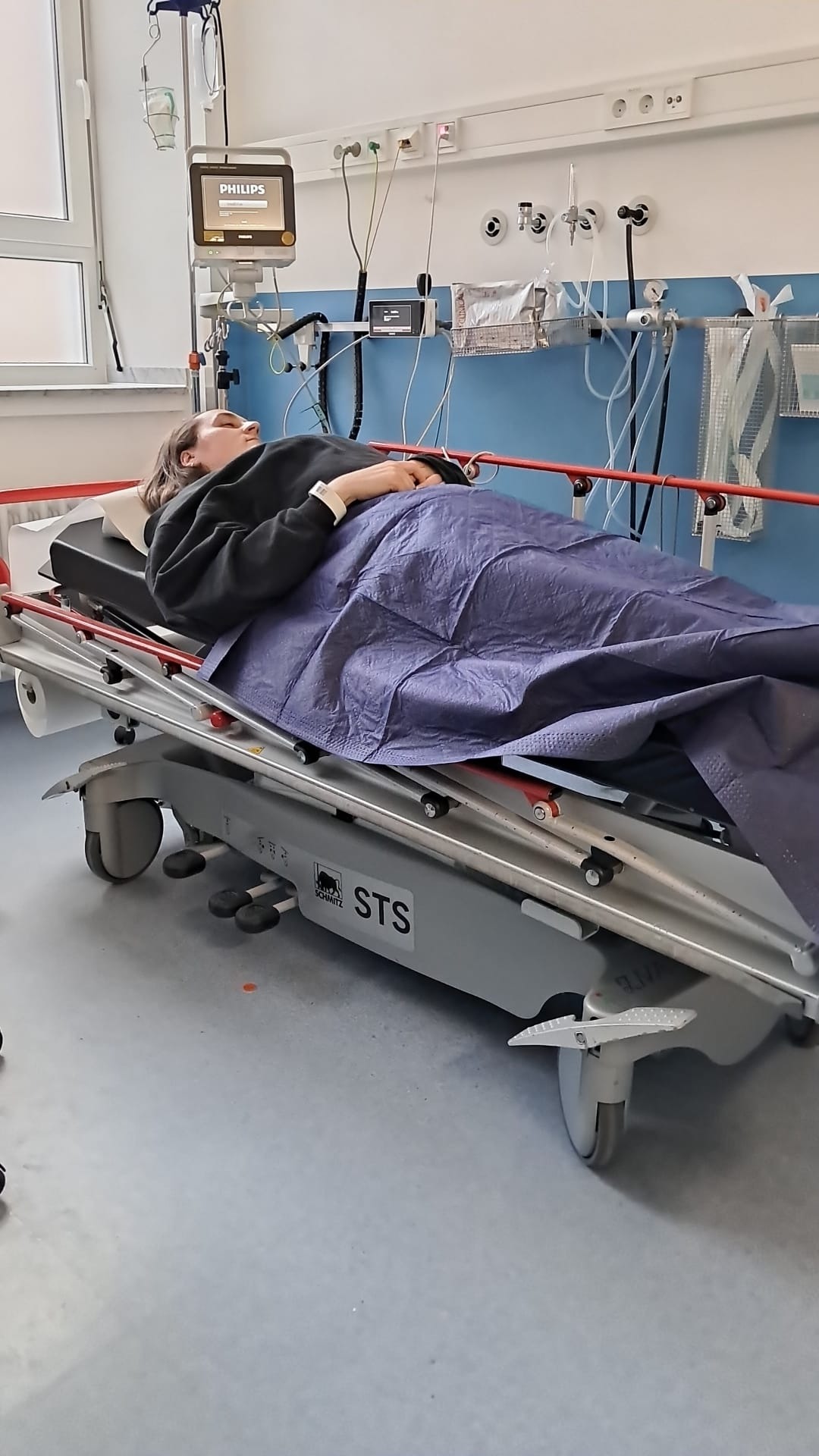 Fundraiser by Denise Profittlich : Laura mit ME CFS lebendig begraben ...
