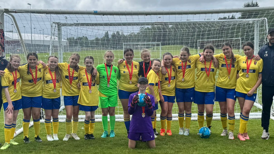 Fundraiser by Daniel Jones : Baili Glas Girls U12s sponsor walk Ponty ...