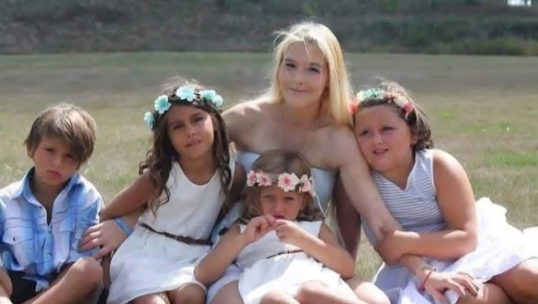 Fundraiser by Tara Claus : Lisa Latham , support for funeral and kids