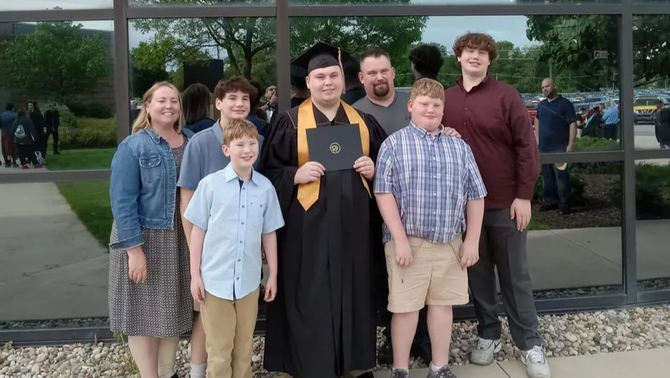 Fundraiser by Susan Smith Lopez : Help Heather Snavely & Her 6 Children ...