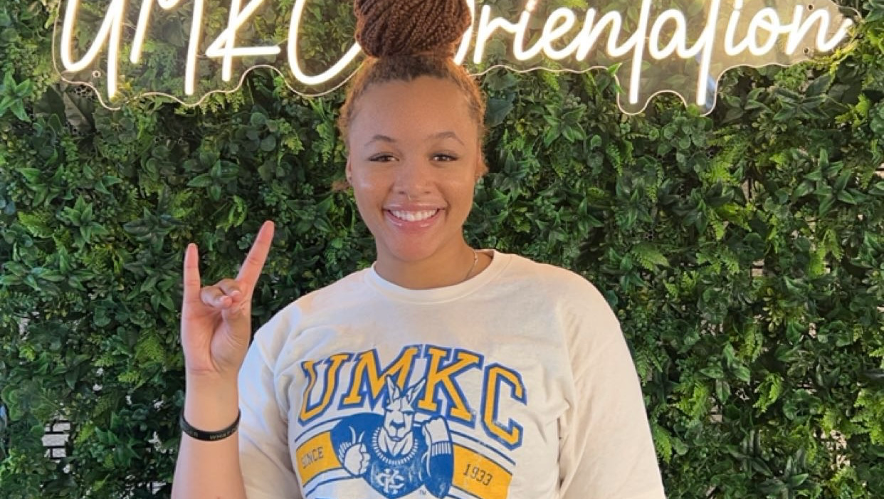 Fundraiser by Chezney Wright : Help Chezney Continue Her College Journey