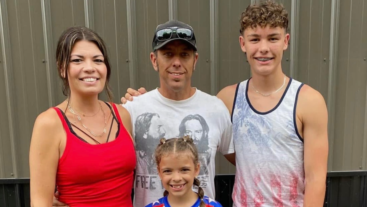 Fundraiser by Emily Saxton : Join Sara's Fight: Lighten Her Family's Load