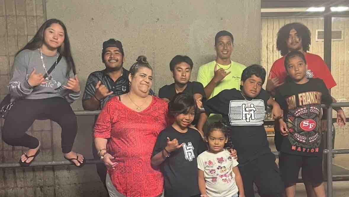 Fundraiser by Chris Gomes : Help the Gomes Family Reunite in Hawaii