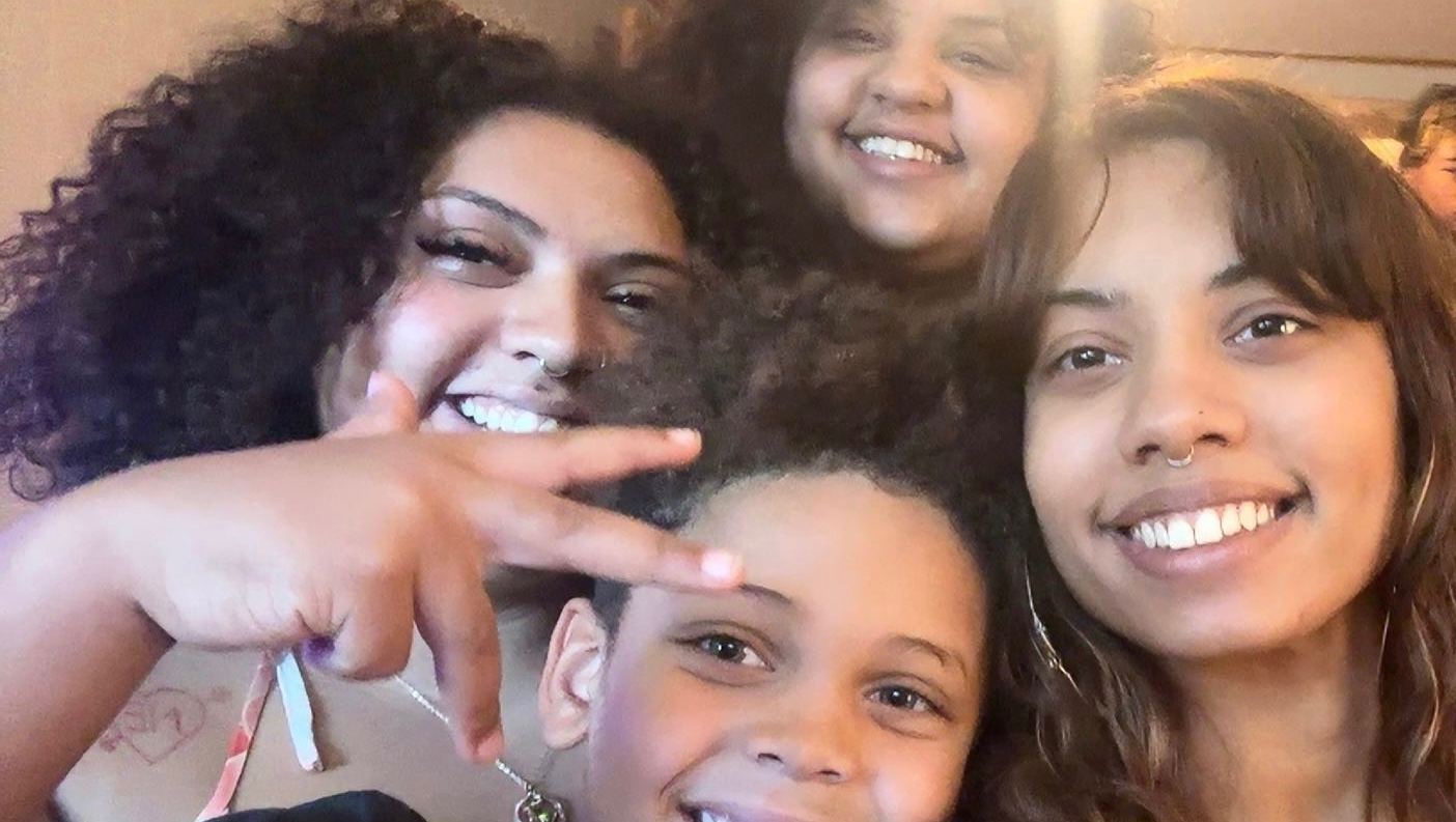 Fundraiser by Nijah Rada : 3 sisters close to housing security!!
