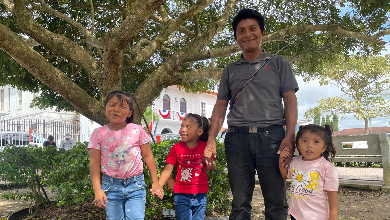 Fundraiser by Matthew Madigan : Family living in poor condition in Panamá