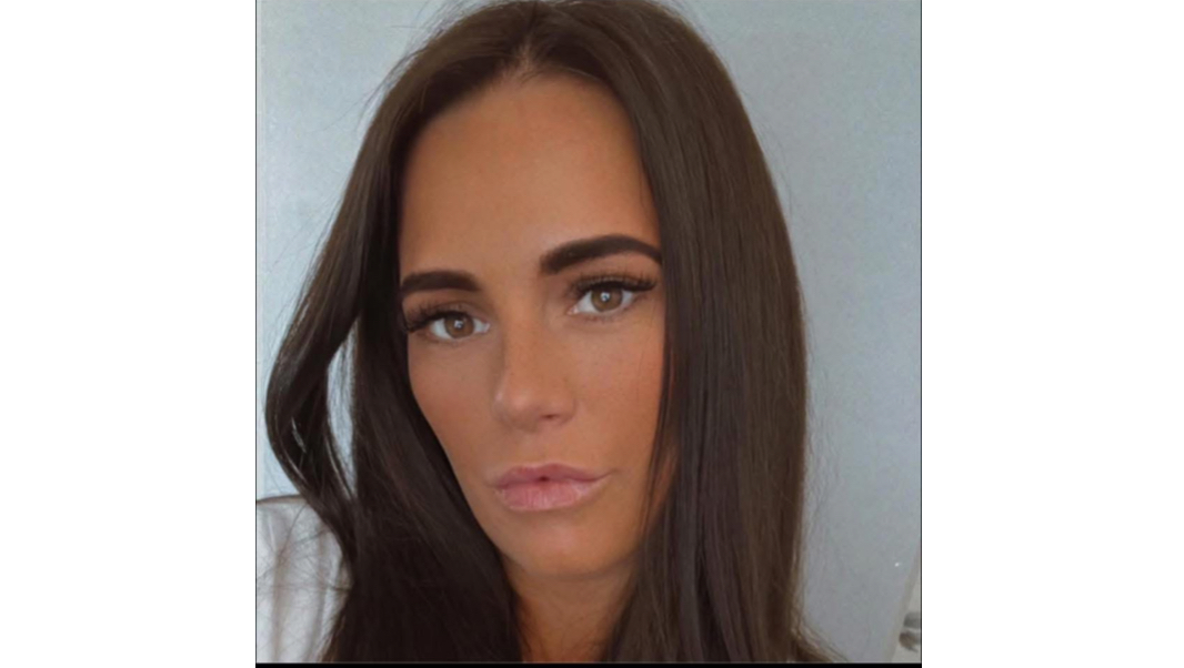Fundraiser for Victoria Hainey by Erica Farmer : Adele Victoria