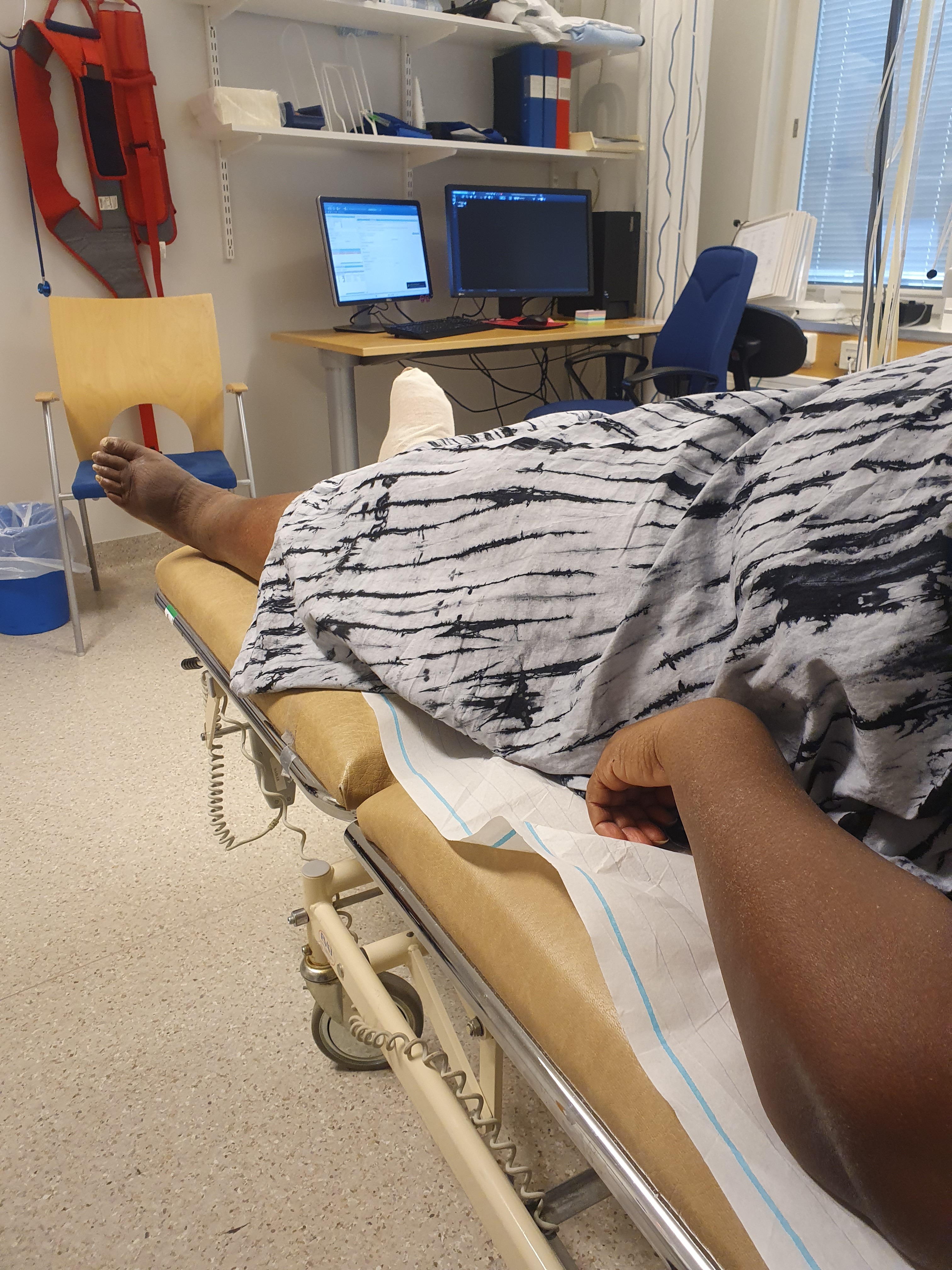 Fundraiser by Viviane Kouaho : Help me to save my mum hjälp så att hon ...