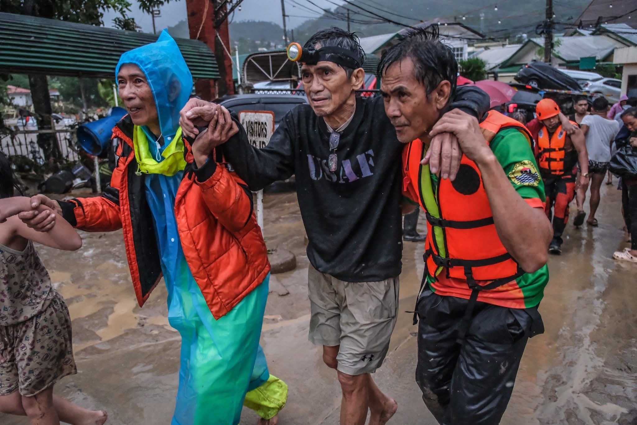 Fundraiser by Karla Yparraguirre : TYPHOON TINO - #BANGON CEBU!