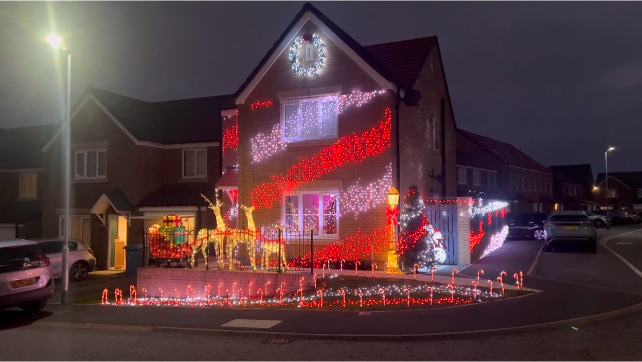 Fundraiser by Mark Andrews Gurney : Christmas lights on Yeavering way ...