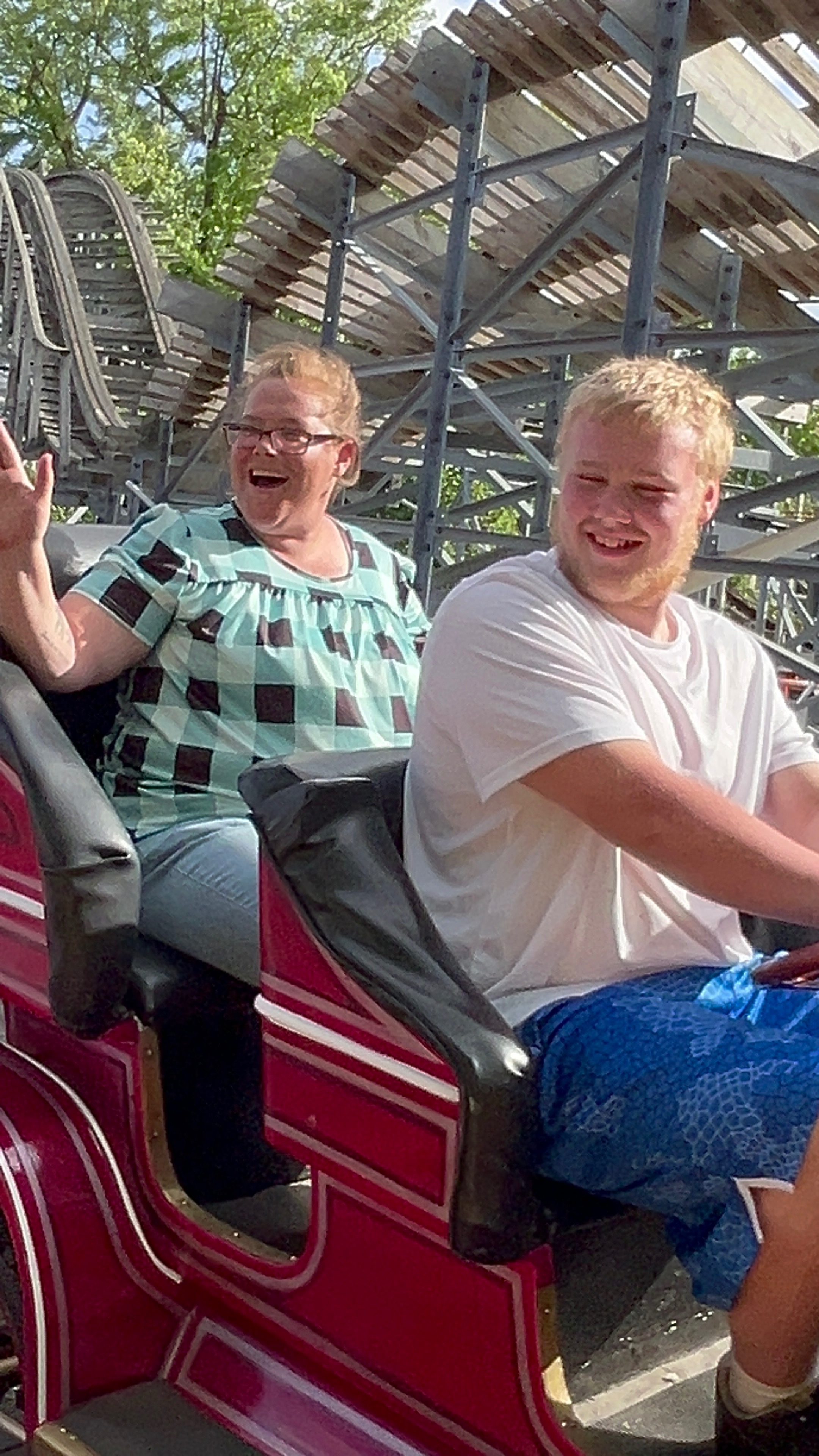 Fundraiser for Geoffrey DeVries by Alaina Carter : Help Us Lay My Mom to Rest