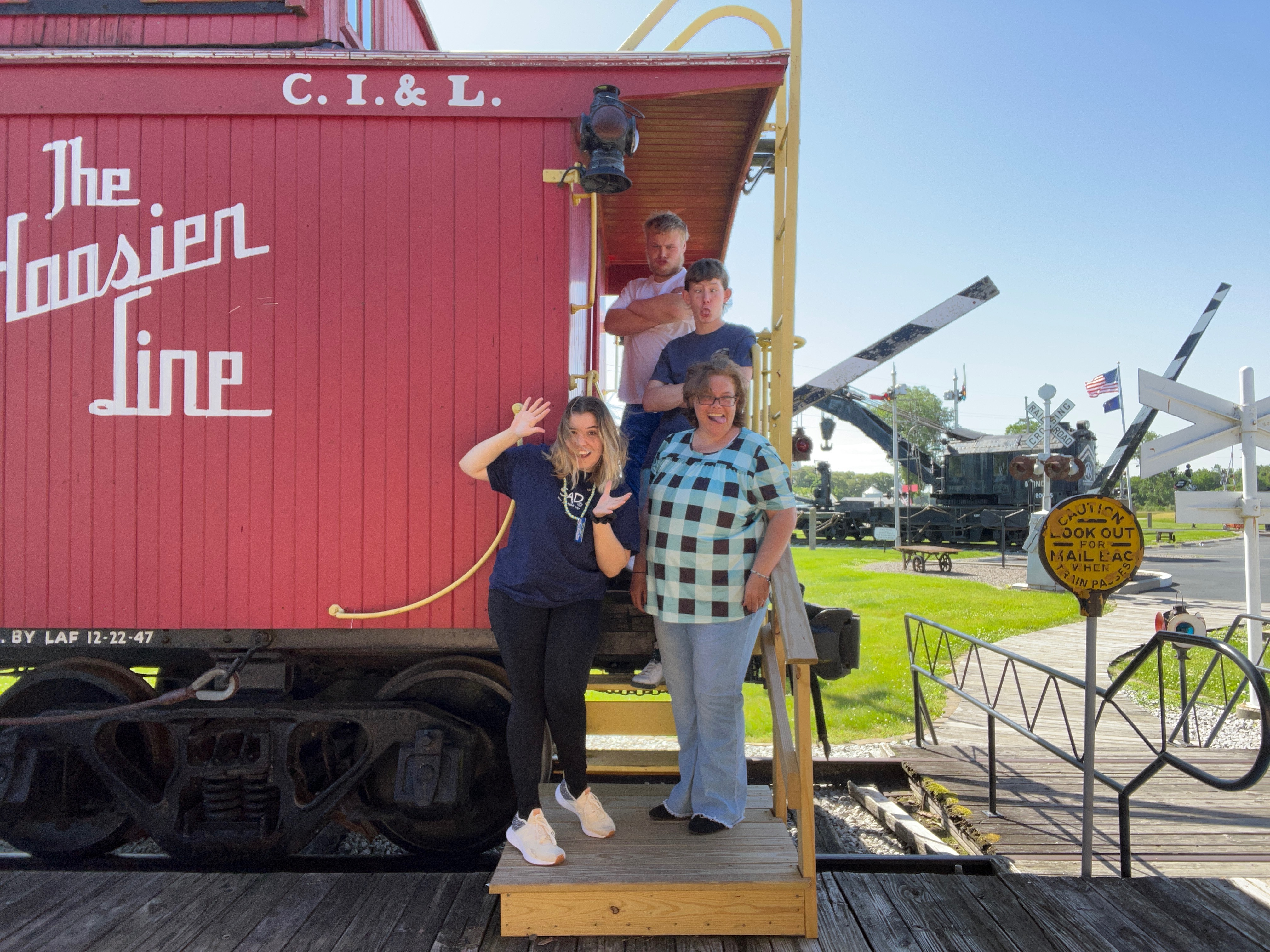 Fundraiser for Geoffrey DeVries by Alaina Carter : Help Us Lay My Mom to Rest