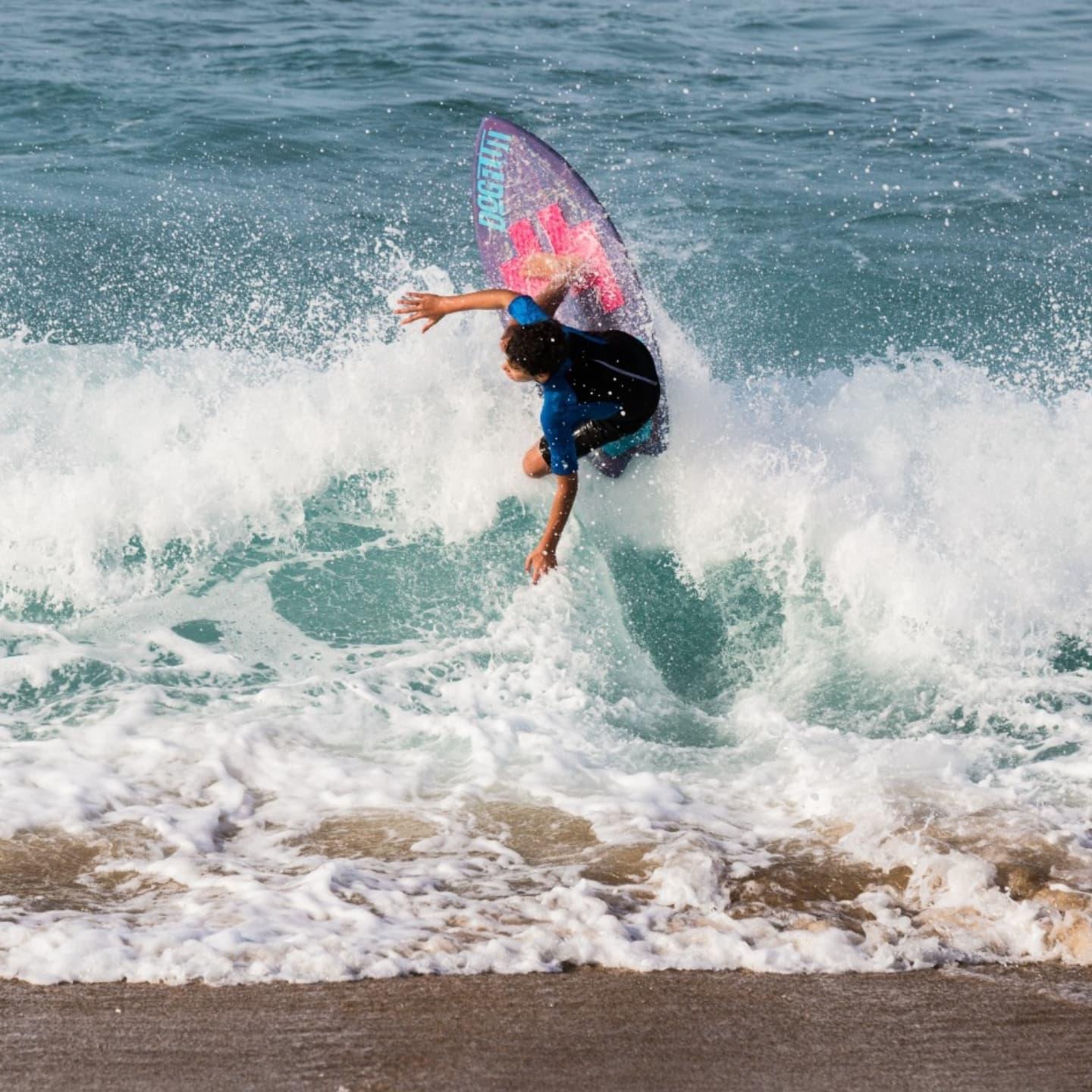 Fundraiser by Adriana Turnes : Competir no Circuito Mundial de Skimboard