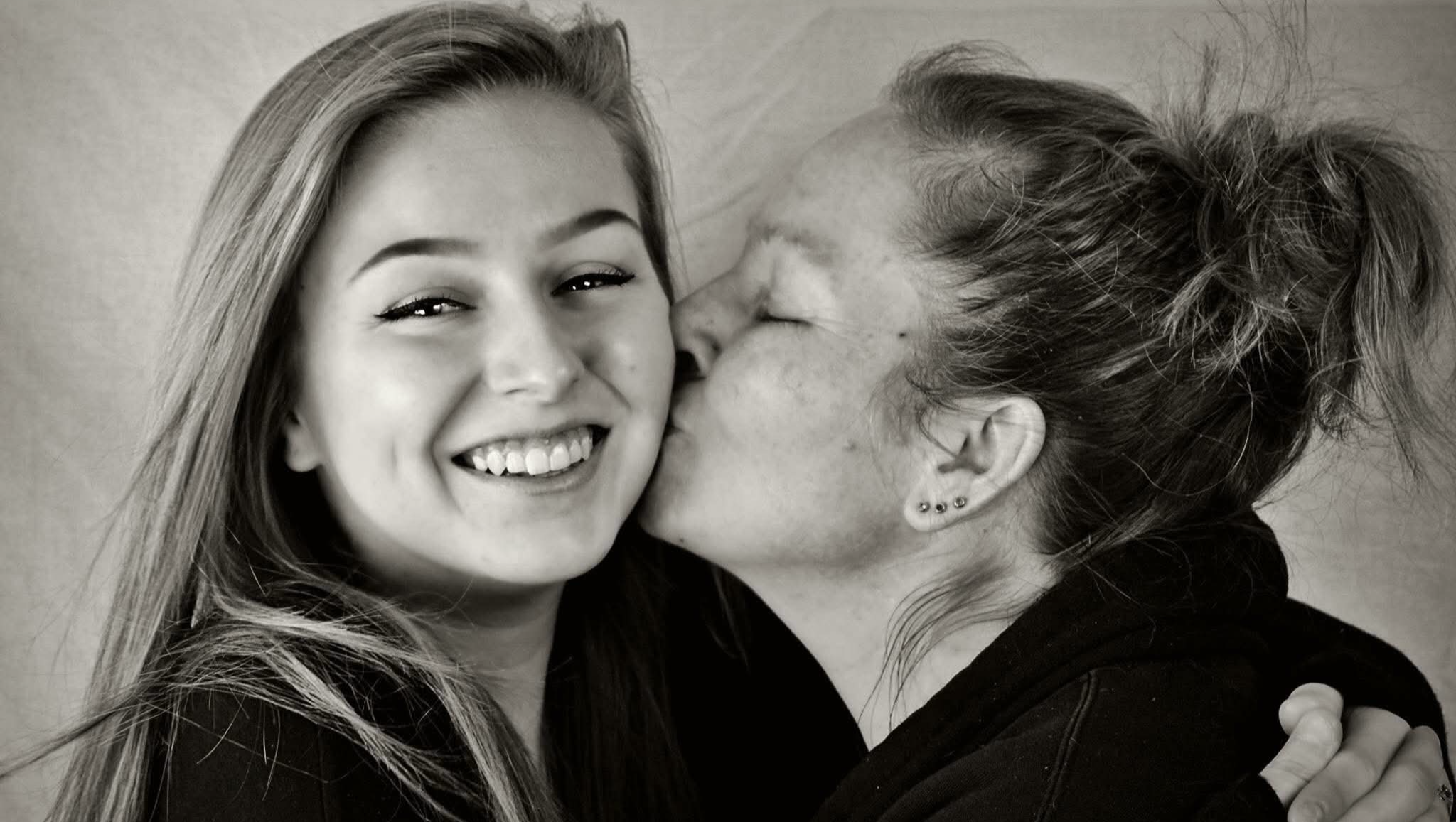 Fundraiser by Janie McInnis : Help Jessalyn lay her beauriful Mom to rest
