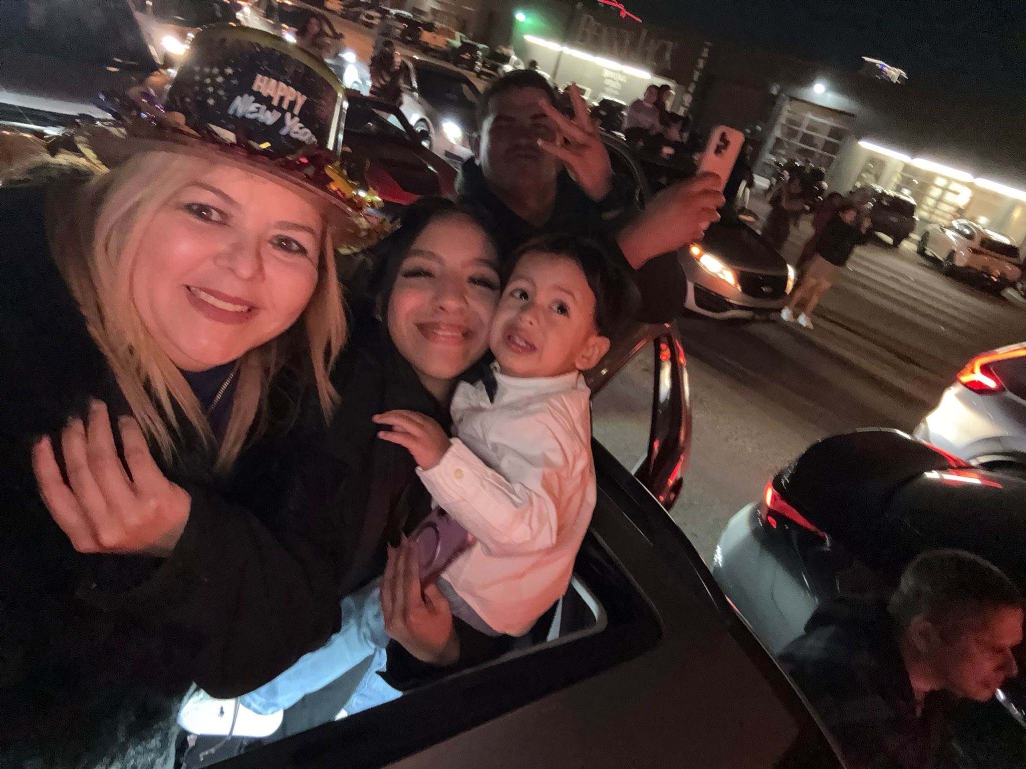 Fundraiser by Ritzabeth Pineda : AYÚDANOS A QUE MI MAMÁ REGRESE CONMIGO!!!