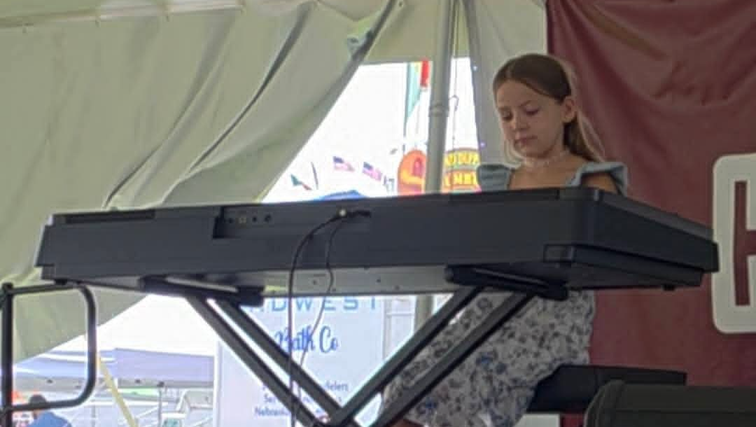 Fundraiser by Share DeKeyzer : Avarie's First Pageant and Piano Journey