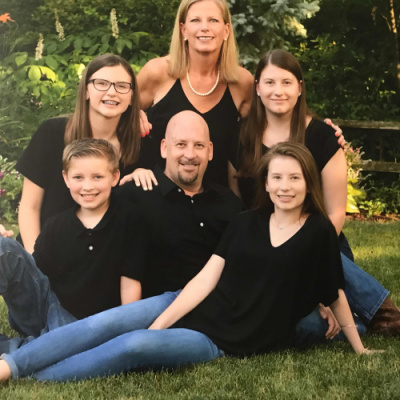 Fundraiser by Rick Howland : Lisa Howland and family.